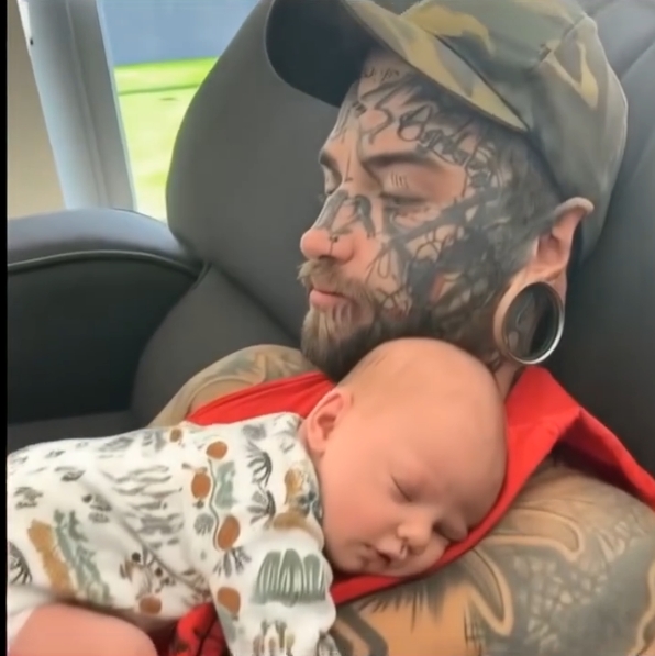 24-year-old dad, whose body is completely covered with more than 200 ...