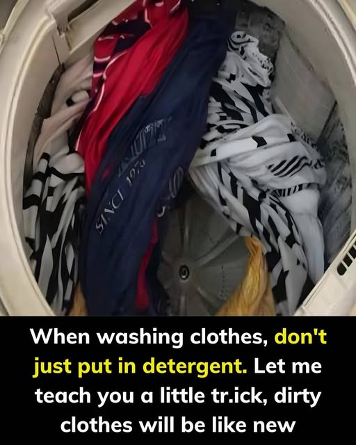 When washing clothes, don’t just put in detergent! Do this little trick ...